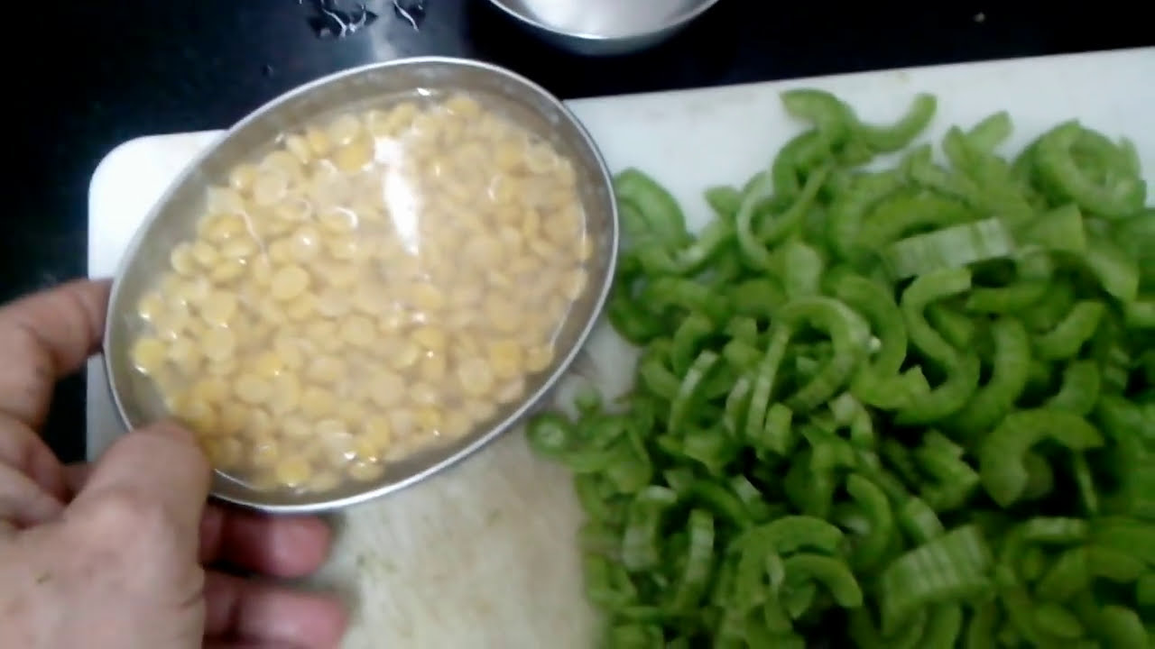 Padval Bhaji / पडवळाची बाजी / Snake Gourd with chana dal Kalpana ...