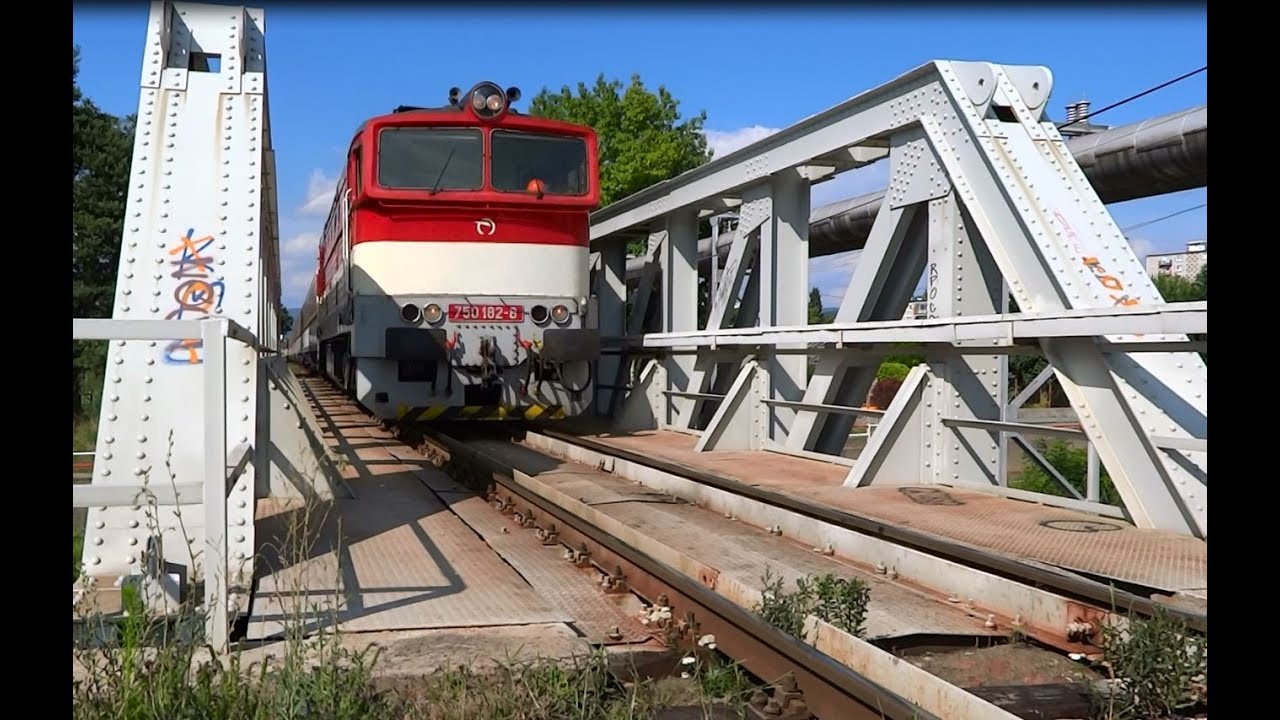 Diesel locomotive 750 Okuliarnik "Goggles" ZSSK 750.182-8 @ R726 ZOBOR ...