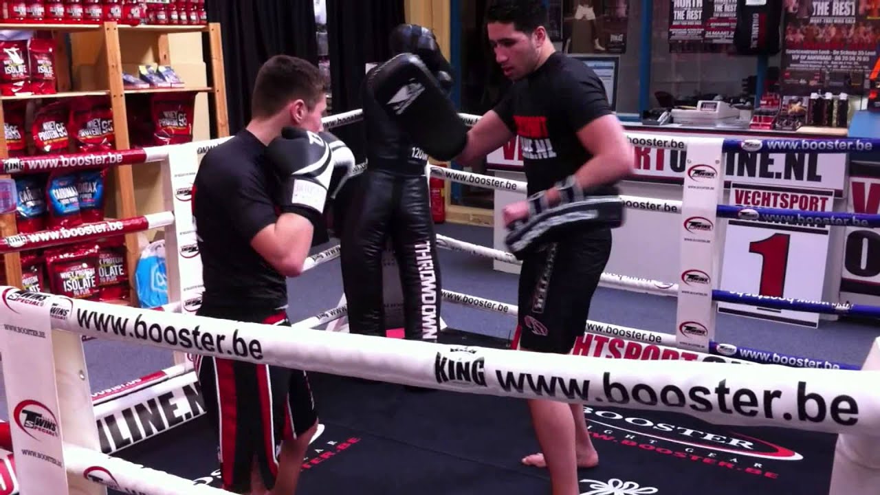 Pascal Koster pad training - Vechtsportonline.nl - YouTube