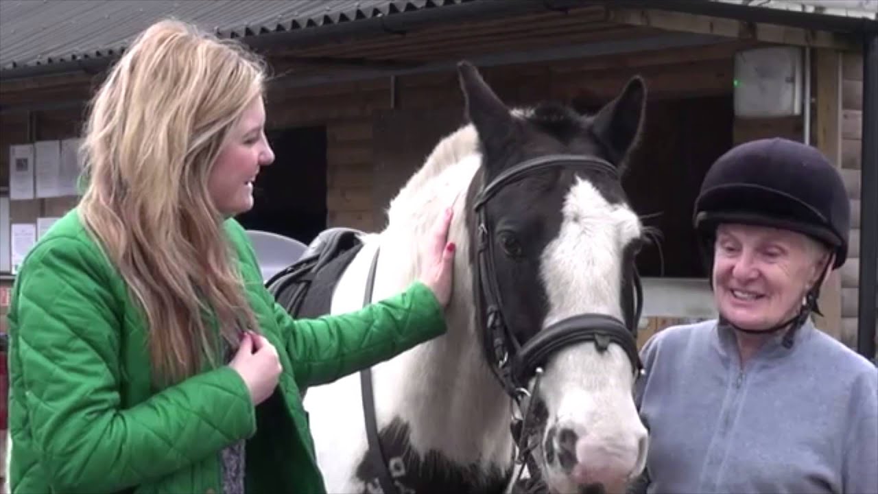 Leri Ann Roberts Cardiff Riding School - YouTube