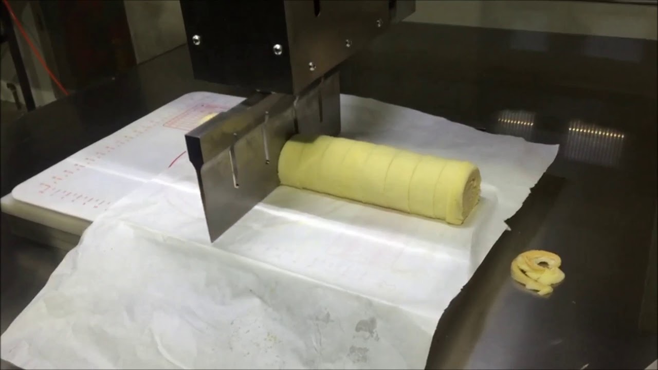 Swiss Roll Slice - UFM5000 Ultrasonic Food Cutter - YouTube