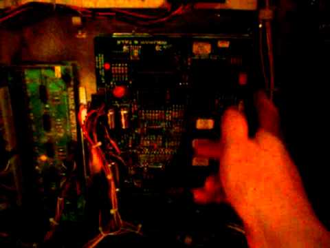 Bally Eight Ball Deluxe Classic Pinball Machine #500: testing the sound ...