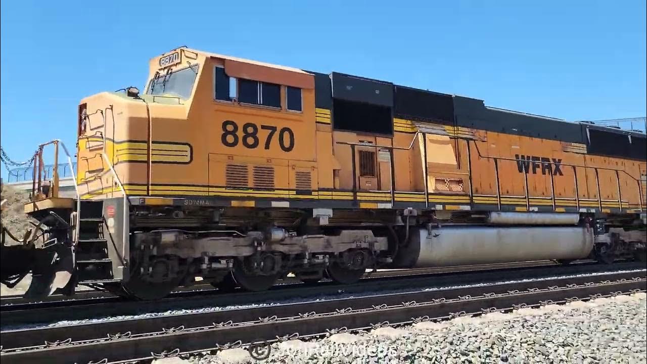 8/27/23 Pre: EB BNSF S train with NS 4637 & WFRX 8870(Ex.BNSF) approach Devore, CA - YouTube