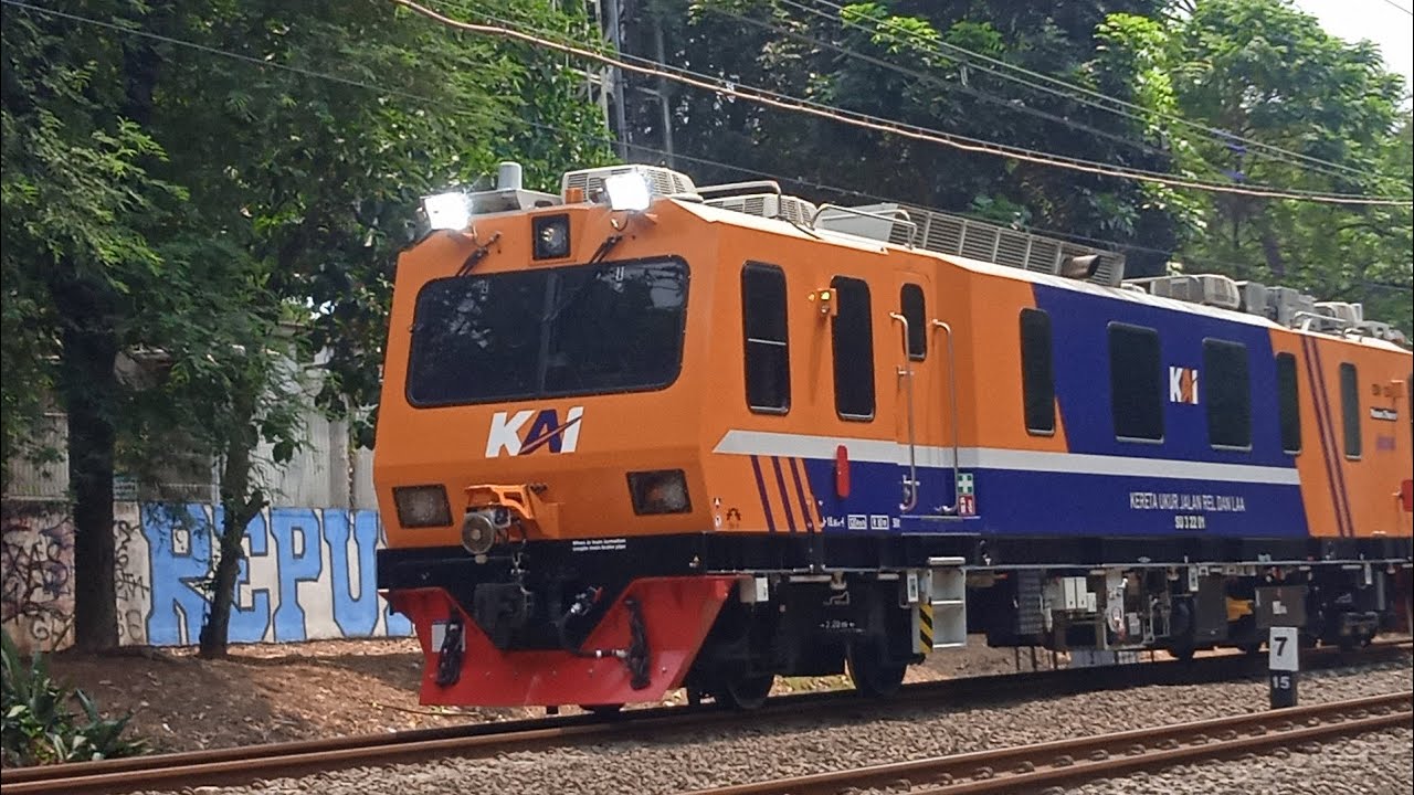KLB kereta ukur rel dan laa, gak ada bosennya dia... - YouTube