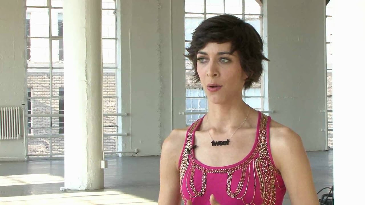 Behind the Scenes Photo Shoot With Gwen Bell - YouTube