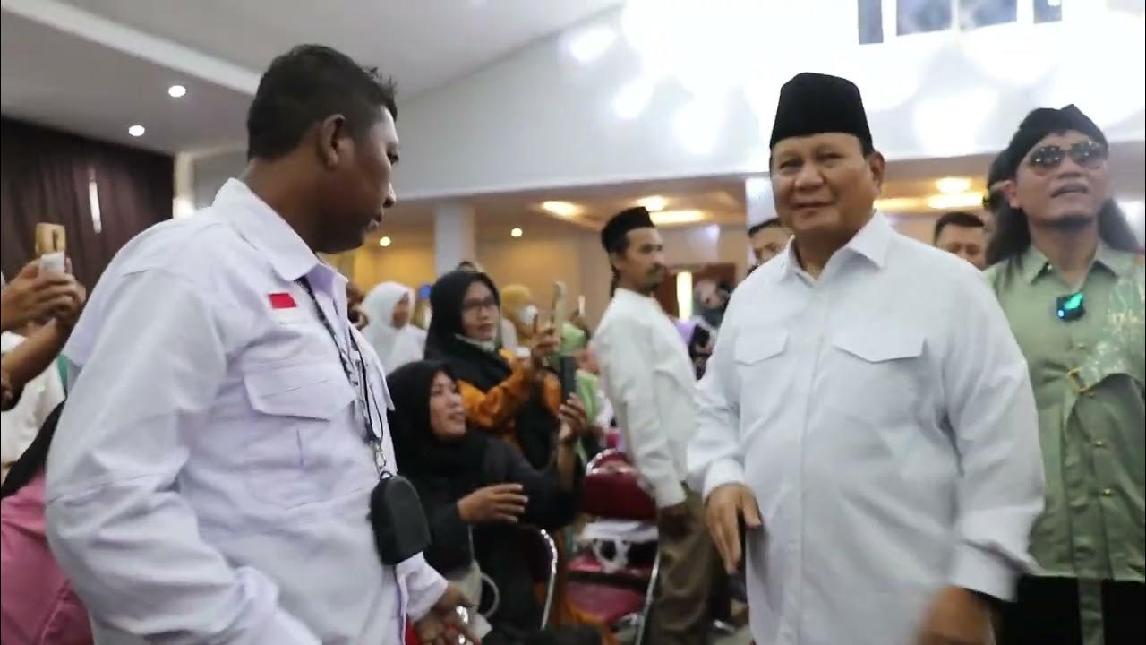 Momen Pak Prabowo Sarapan Pagi Bersama 1.000 Guru Ngaji se-DIY - YouTube