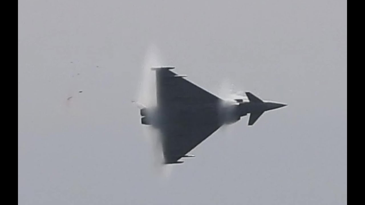 Eurofighter's Bird Strike at Aire'25 Airshow [see it on big screen ...