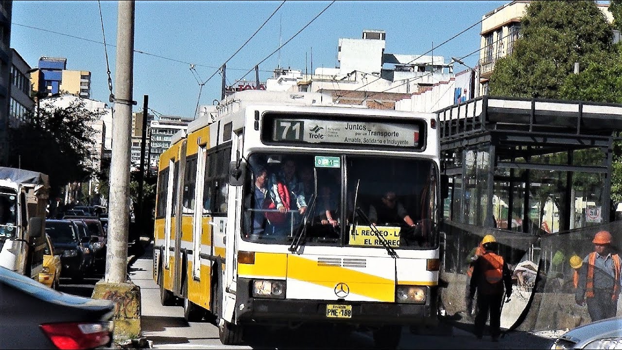 Quito, Ecuador Trolleybus Scenes - 2016 - YouTube