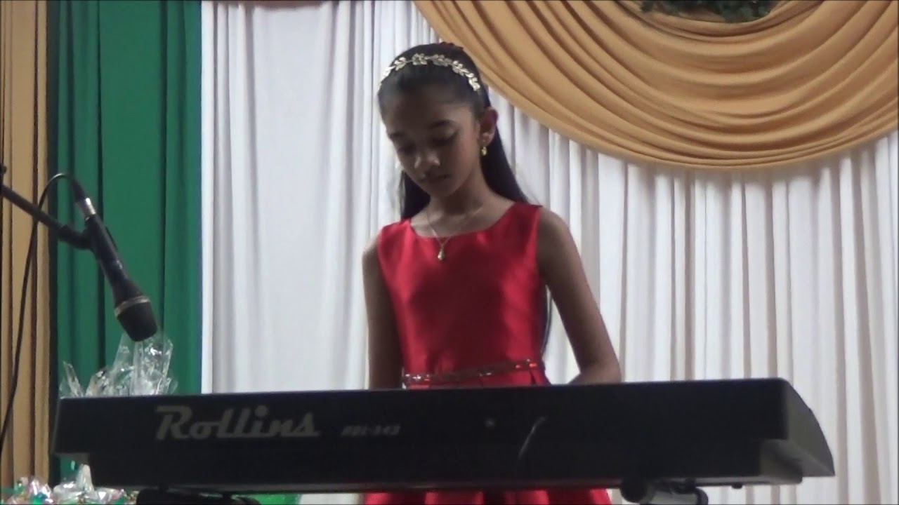 Sariah Samaroo - Jingle Bells Rock - YouTube