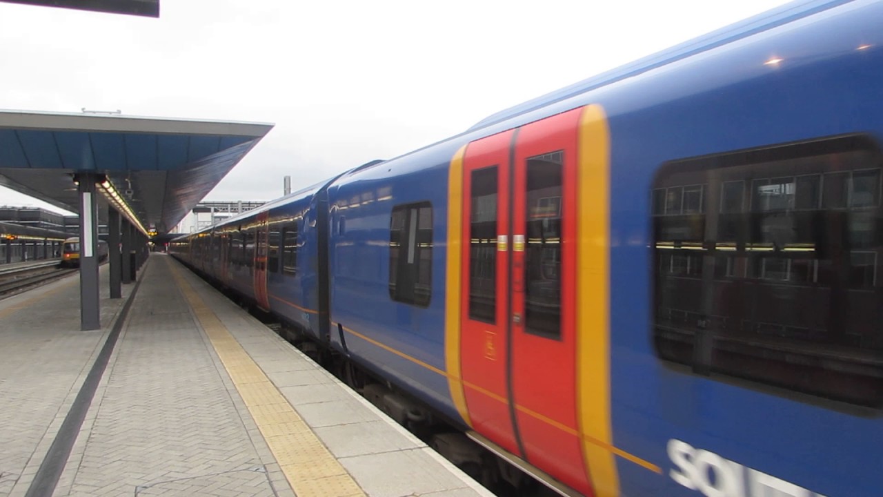 South West Trains class 450 002 Departures Reading for London Waterloo ...