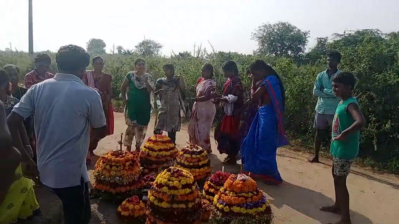 Saddalu Bathukamma - YouTube
