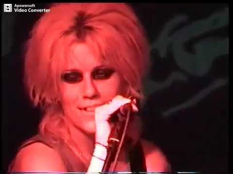 L7 and its shows, Suzi Gardner and Donita sparks and their beautiful ...