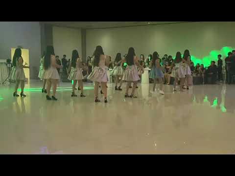 BAILE SORPRESA CON AMIGAS XV AÑOS - YouTube