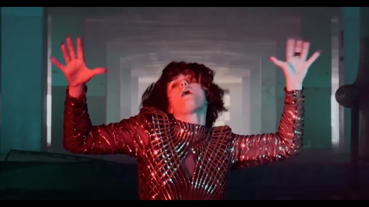 iPhone 12 Advert Review - YouTube