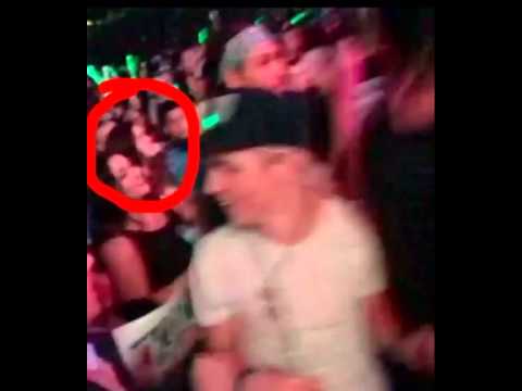 raura video - YouTube