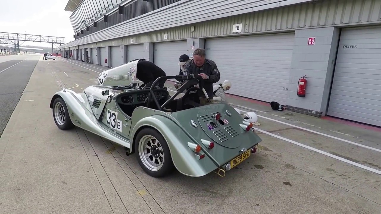 Morgan Challenge Race, drivers change over - YouTube