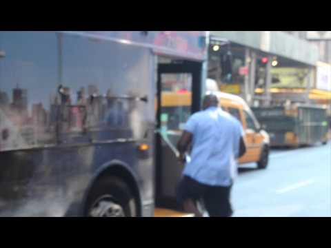 #FunnyHunny: Bus Driver Stops Traffic for Brandy Photo - YouTube
