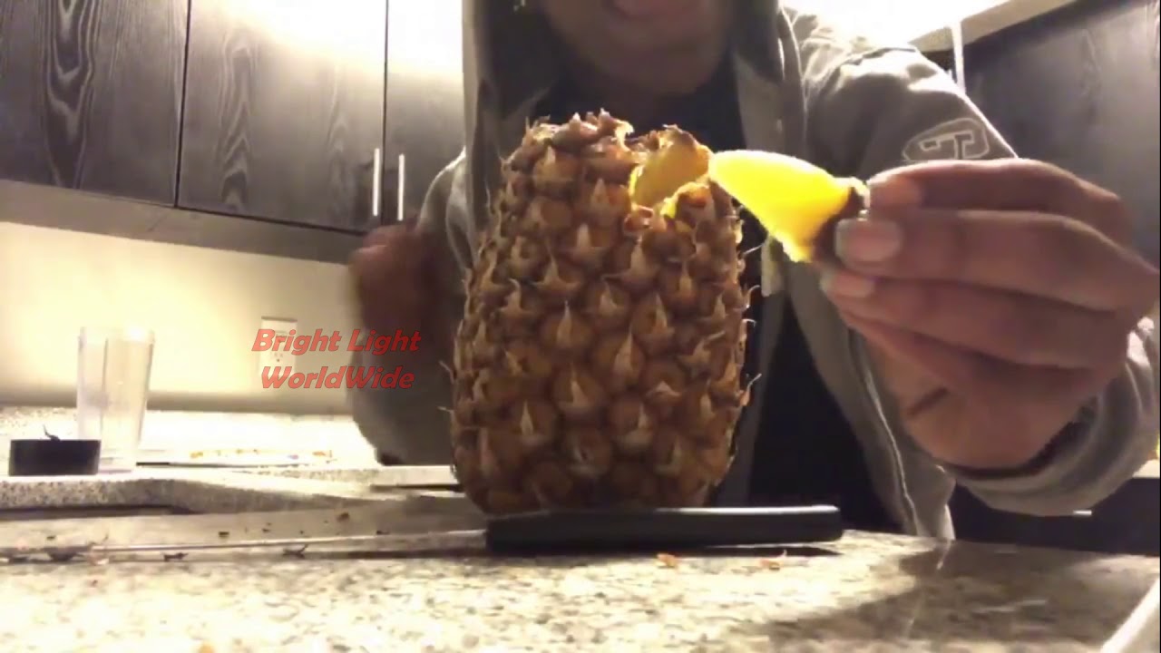 Right Way To Eat Pineapple Viral Pineapple Video YouTube right-way-to-eat-pineapple-viral-pineapple-video-youtube