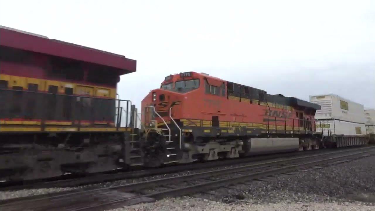 BNSF Q Train Thru Elmer, Missouri 11/19/23 - YouTube