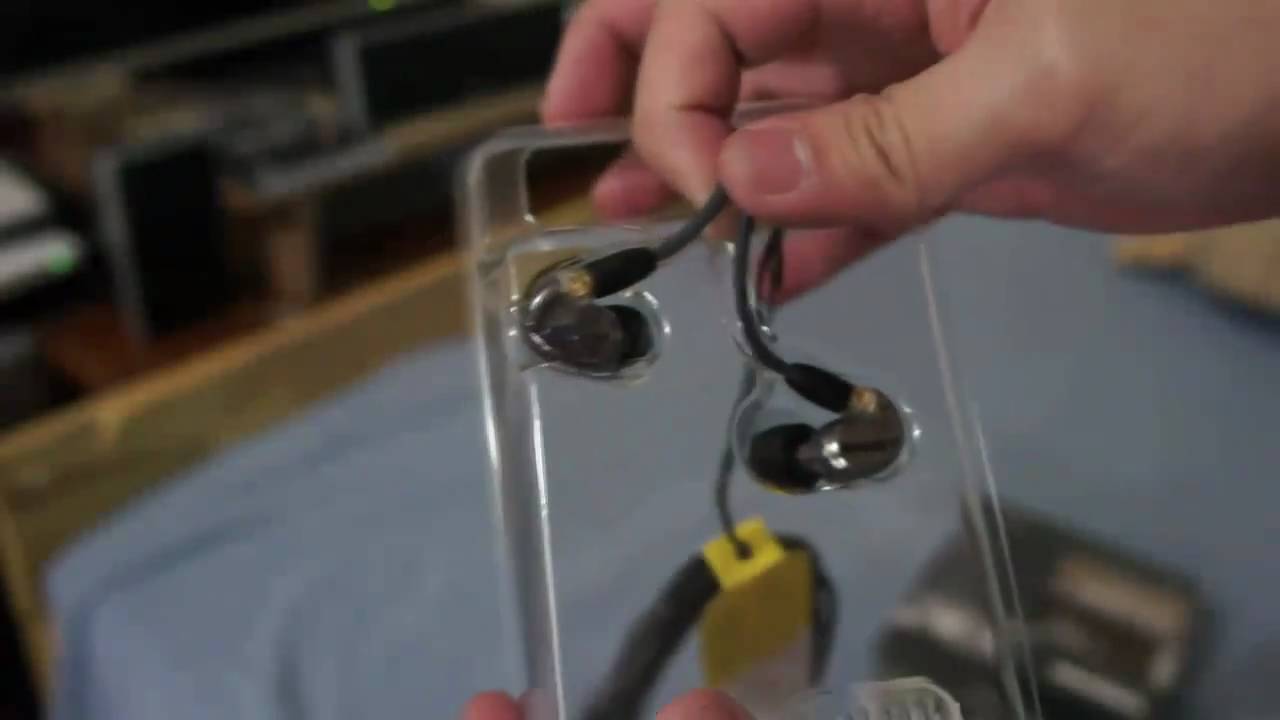 Shure SE425 Unboxing - YouTube