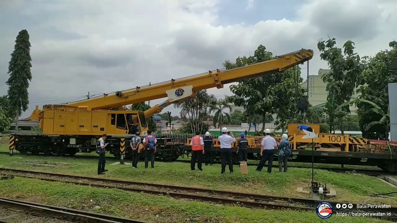 Pemeriksaan Bersama Telescopic Railway Crane SC 3 05 02 - YouTube