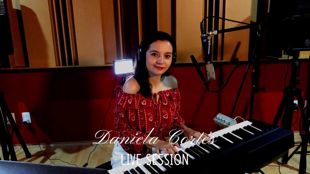 Daniela Cortés | Puede Ser | Live Session #29 - YouTube