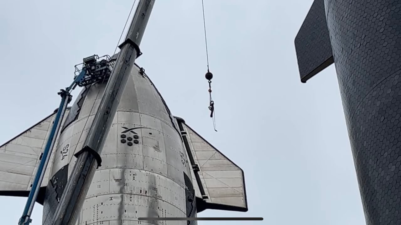 Rocket Garden & Lifting Hook Taken Off Starship 24 Nosecone, Saturday ...