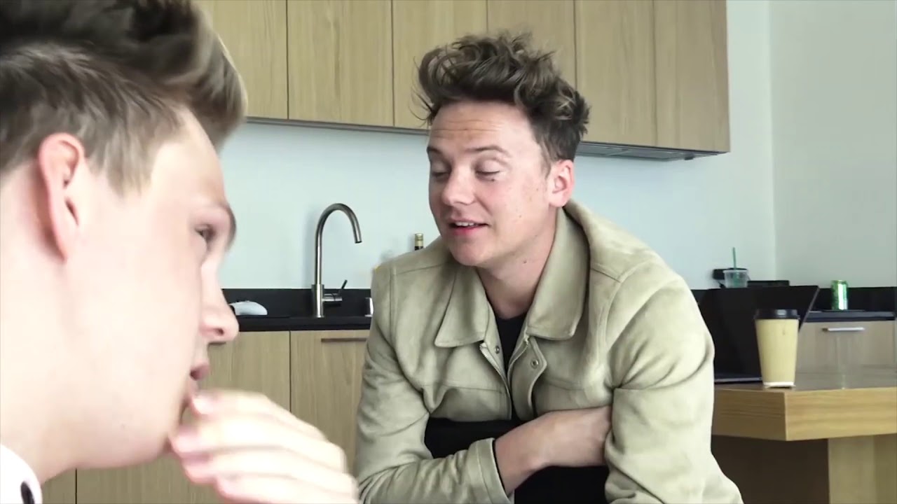 BEST CASUAL SINGING MOMENTS #1 - Conor Maynard - YouTube
