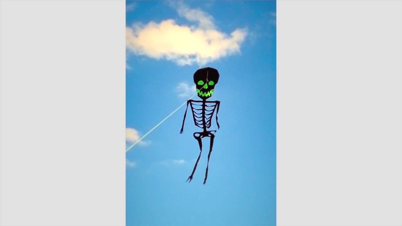 SKELETON KITE SKU# 730961 - HearthSong - YouTube