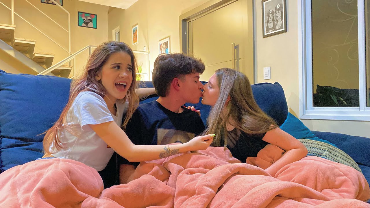 DEI EM CIMA DO ROBERT E A EMANUELLY SURTOU!! - Amanda Bolito - YouTube