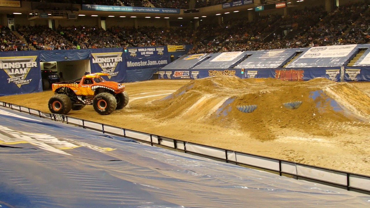 Monster Jam Baltimore 2017: El Toro Loco Wheelie - YouTube