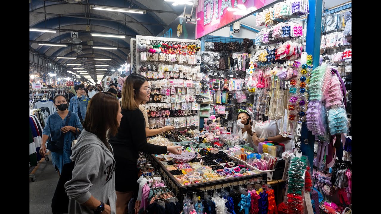 [4K] Exploring Nonthaburi nightlife on Index Bangyai Market food and ...
