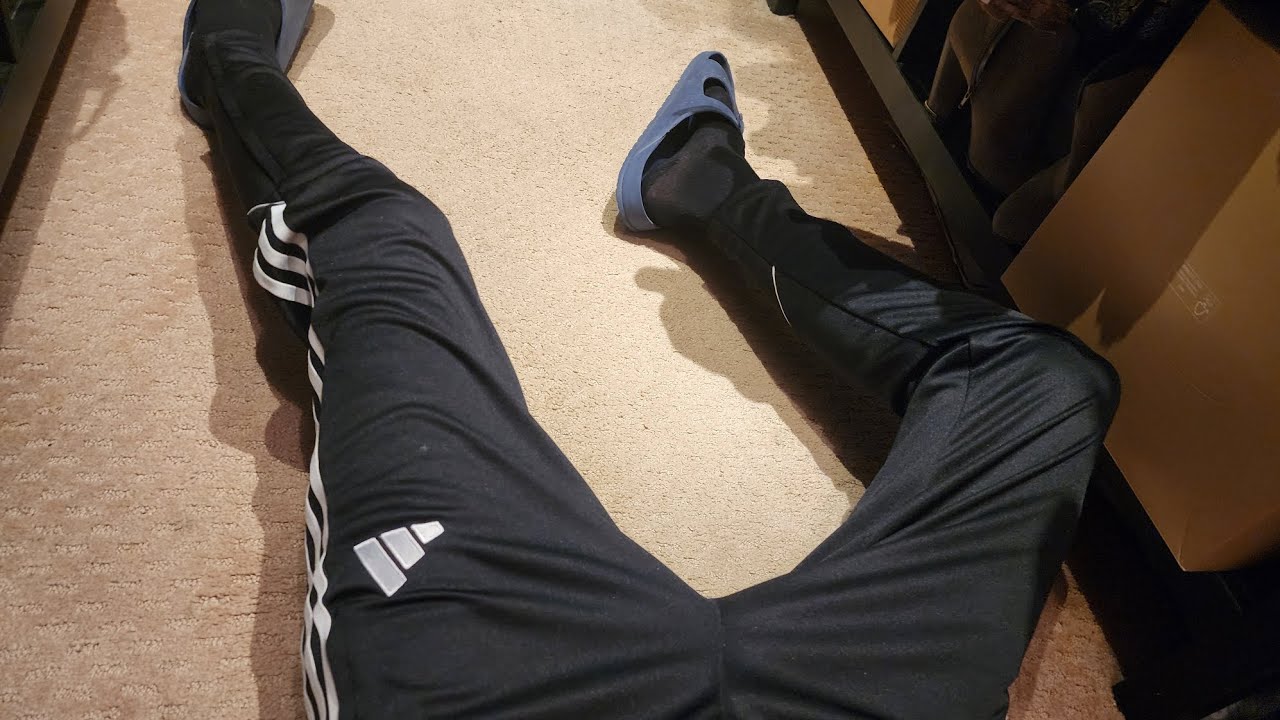 Farting on command. - YouTube