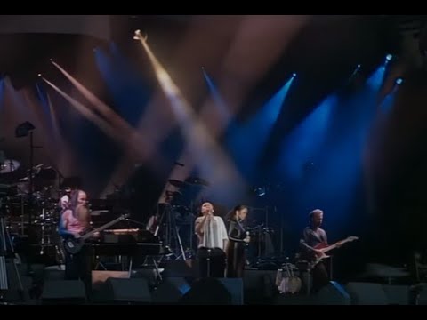 PHIL COLLINS & BRIDGETTE BRYANT - Separate Lives (live in Tokyo, 09/03 ...