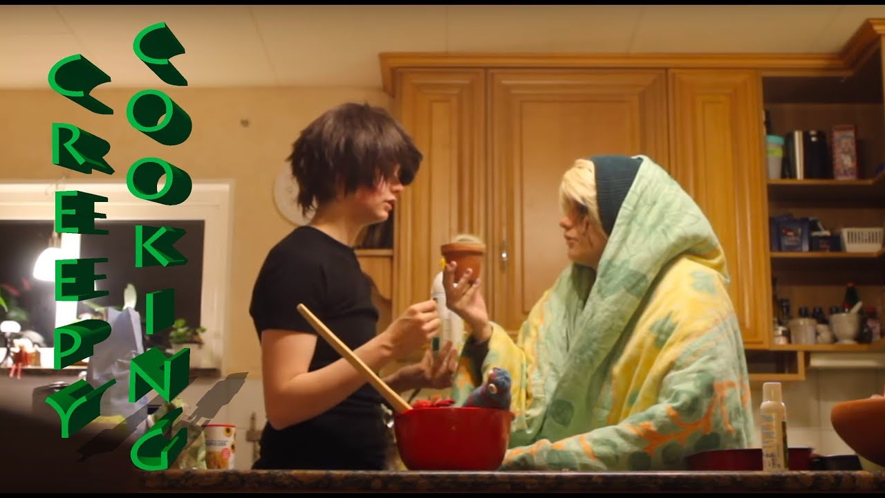 creepy cooking with BEN 1.0 - YouTube