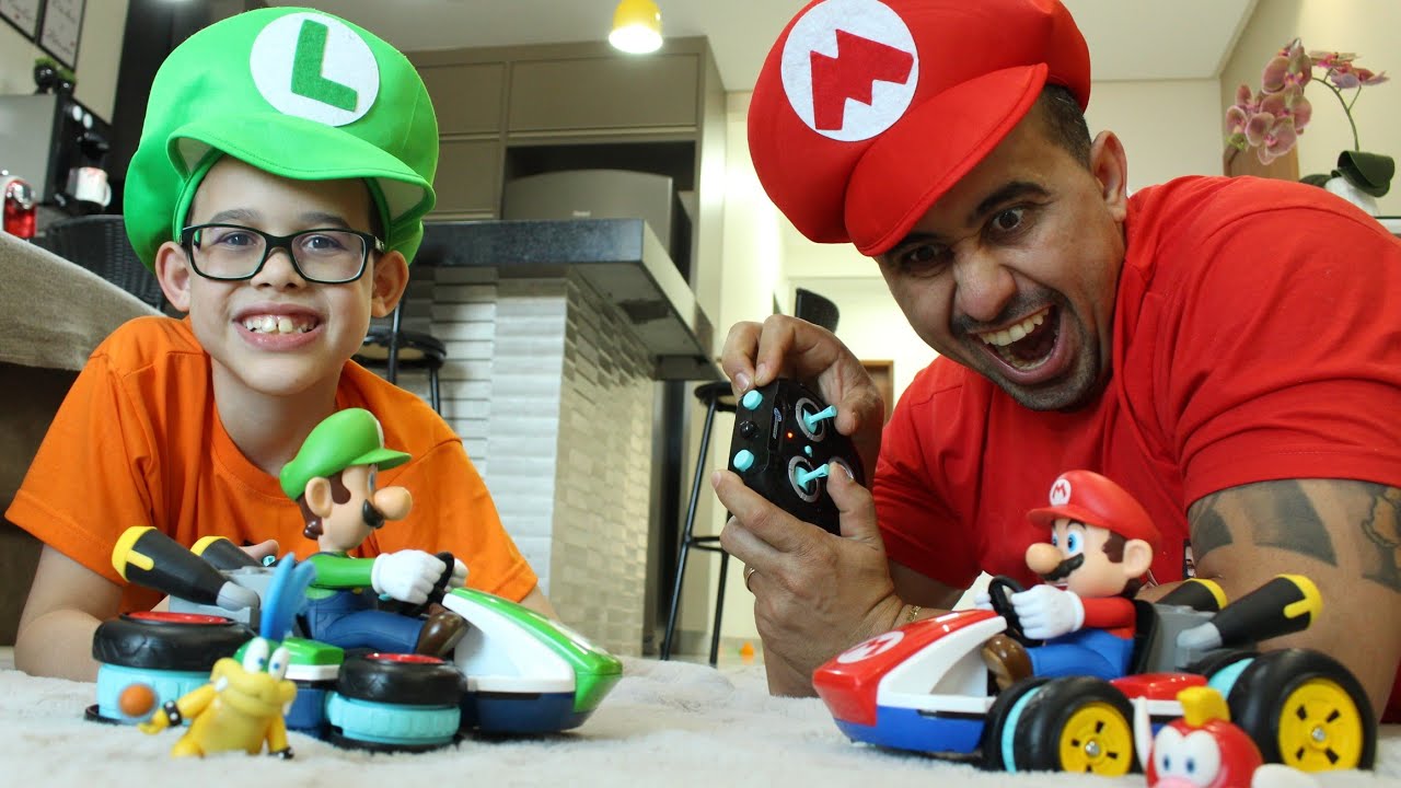 LUCAS E PAPAI BRINCAM COM SUPER MARIO - YouTube