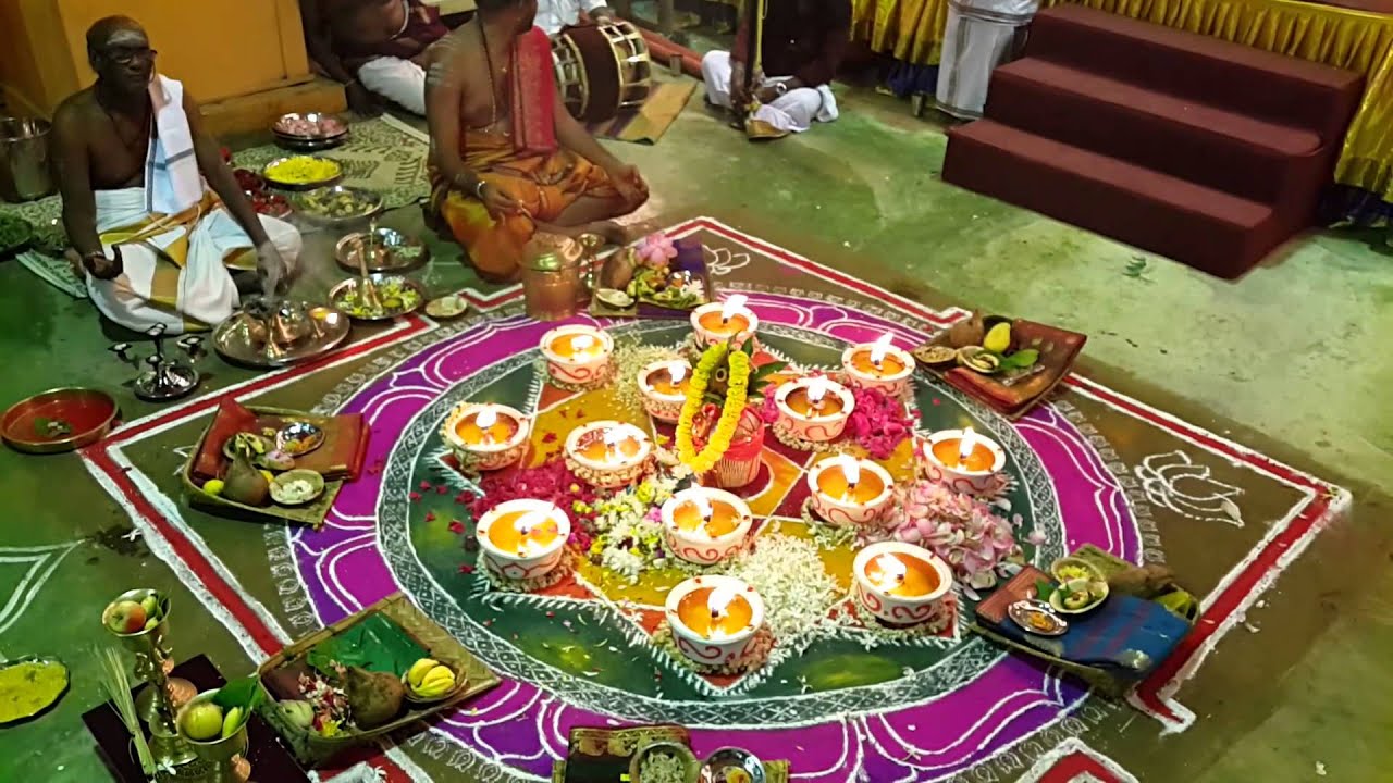 Powerful Deepa Candi Poojai Aadi Matham Thiruvizha 2015 - YouTube