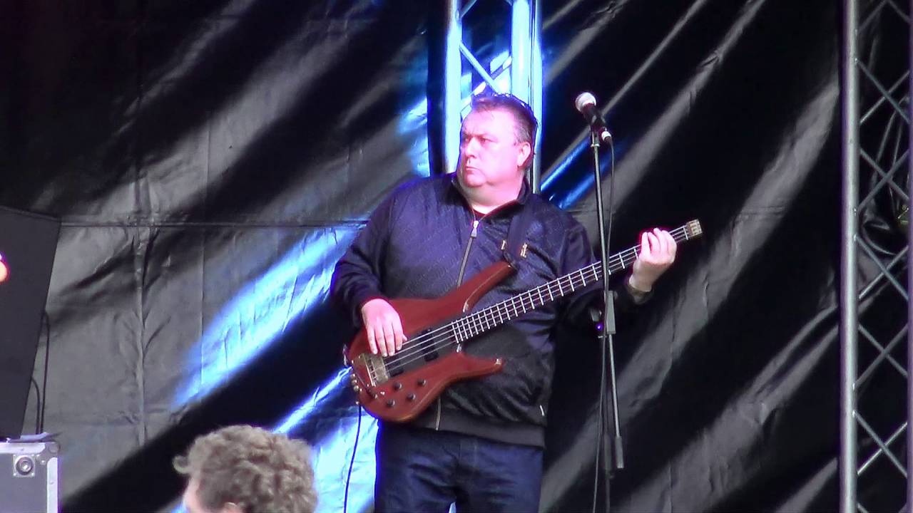 Colin Hinds Band @North Wales Blues & Soul Festival 2016 - YouTube