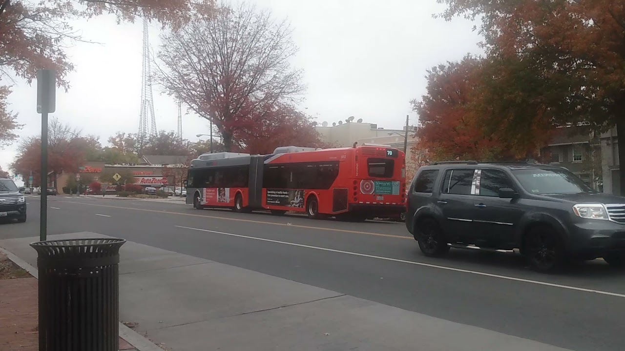 WMATA XD60 on the 70. - YouTube