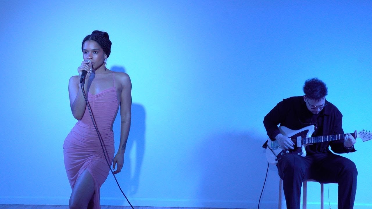 Alexeya - make ya mark (Live Performance) - YouTube