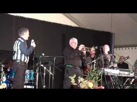 JO SONY et MICHEL CAUQUIL CHAMBERET19 2011 - YouTube