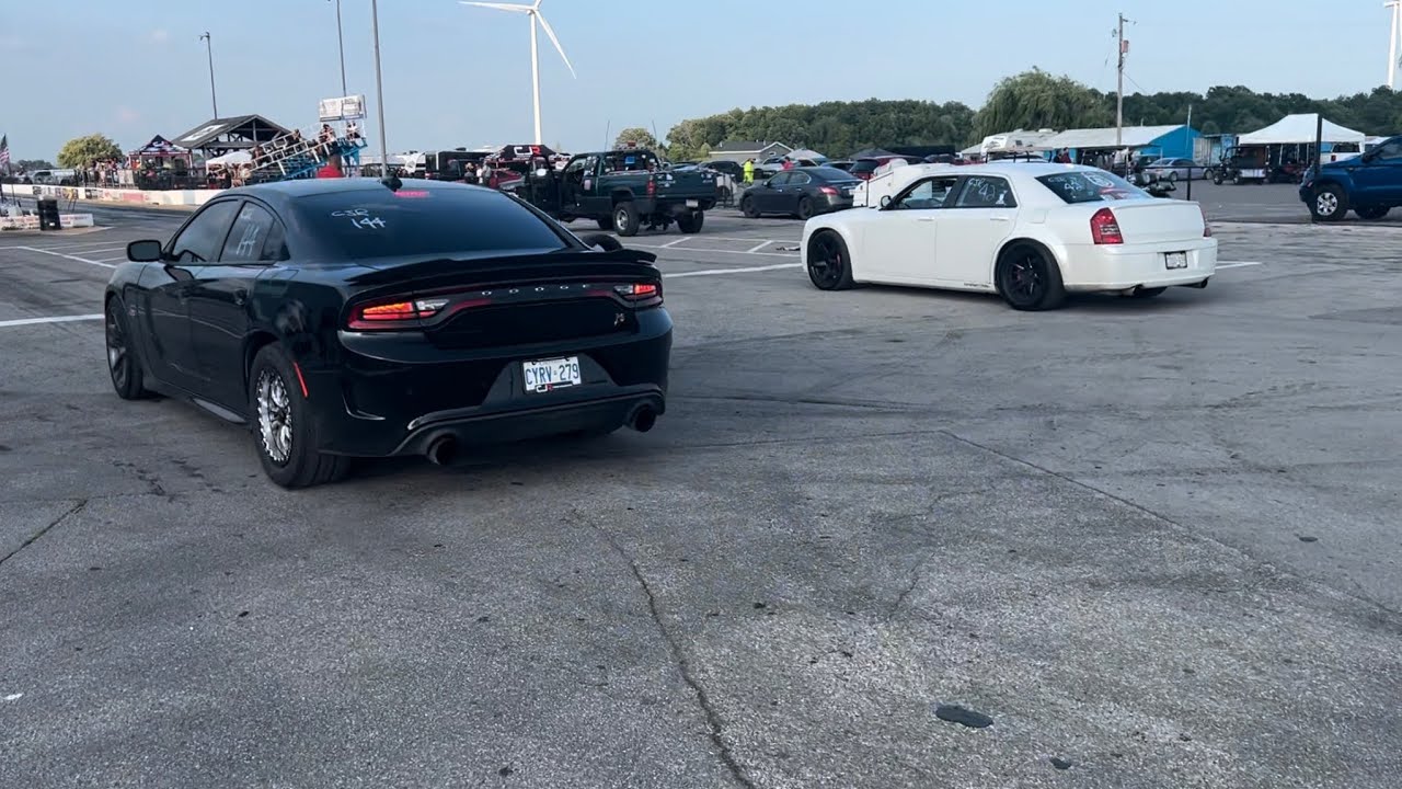 Twin Turbo 300C SRT8 VS Charger Scat Pack - YouTube