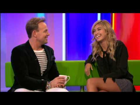 Jason Donovan meets his Daughter Maddison Robertson from neighbours ...