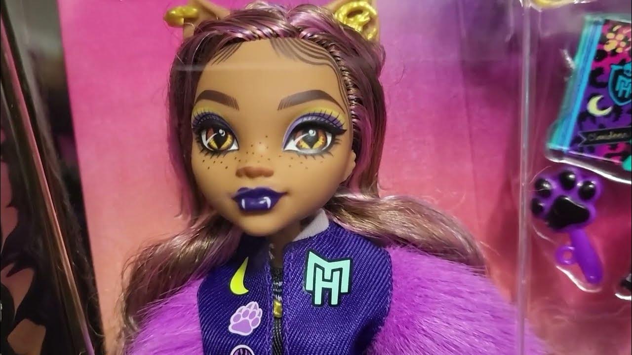 An Unfocused Review of Clawdeen, Draculaura, and Cleo's Core Refresh - YouTube
