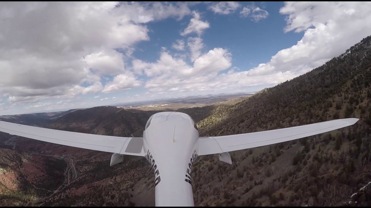Pilot Flying in bad weather, downdraft and windshear - YouTube