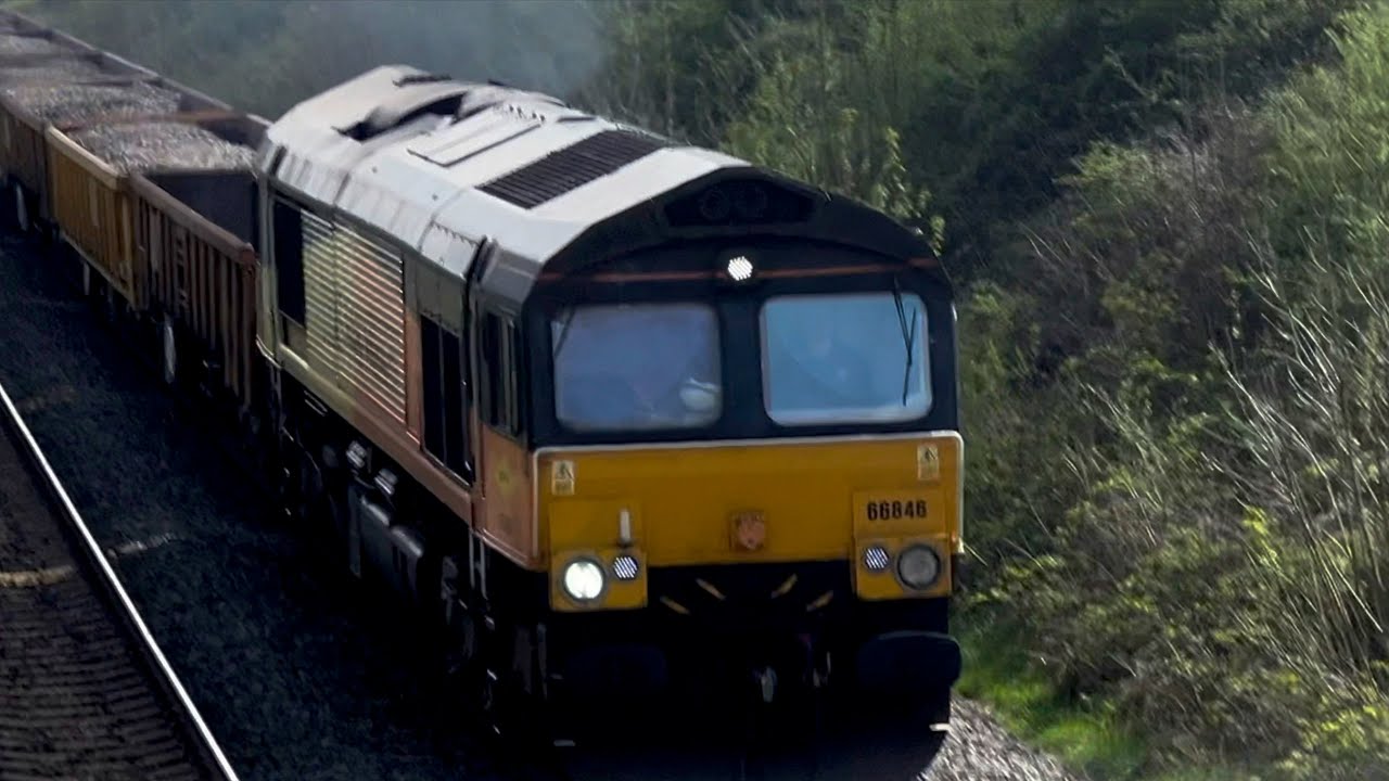 [2 TONE] 66846 passing Bonemill Lane Bridge 07/04/2024 - YouTube