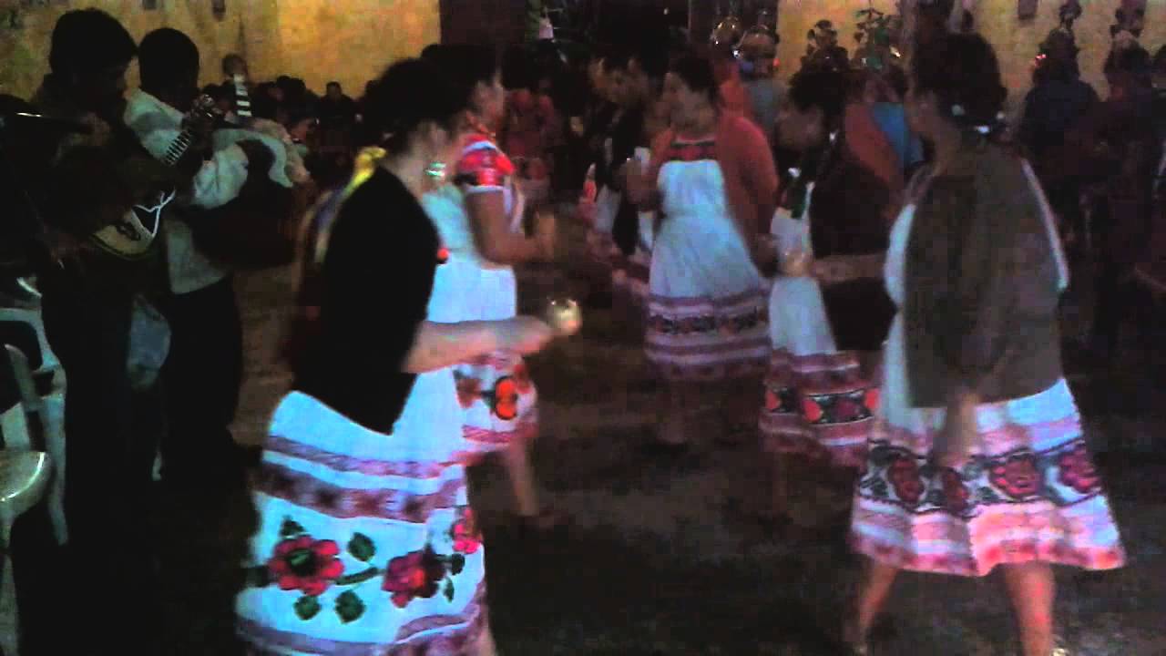 Danza de las Inditas de Santa Cruz - YouTube