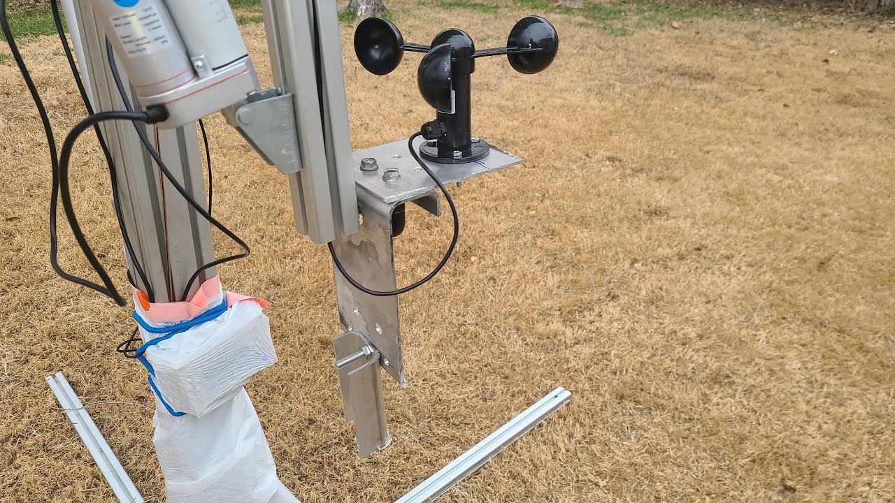 Auto Level Anemometer (2.0) - YouTube