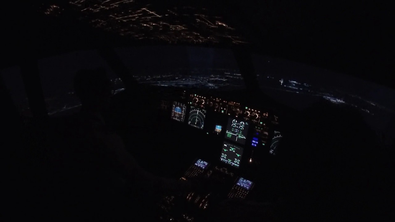 Cockpit View EPGD Gdańsk Landing RWY 29 Airbus A320-200 GoPro HD MCC ...