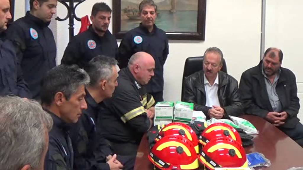 2015 21 10 ΠΑΡΑΔΟΣΗ ΠΥΡΟΣΒΕΣΤΙΚΟΥ ΕΞΟΠΛΙΣΜΟΥ ΑΠΟ ΤΟΝ ΔΗΜΟ ΦΛΩΡΙΝΑΣ ΣΤΗΝ ...